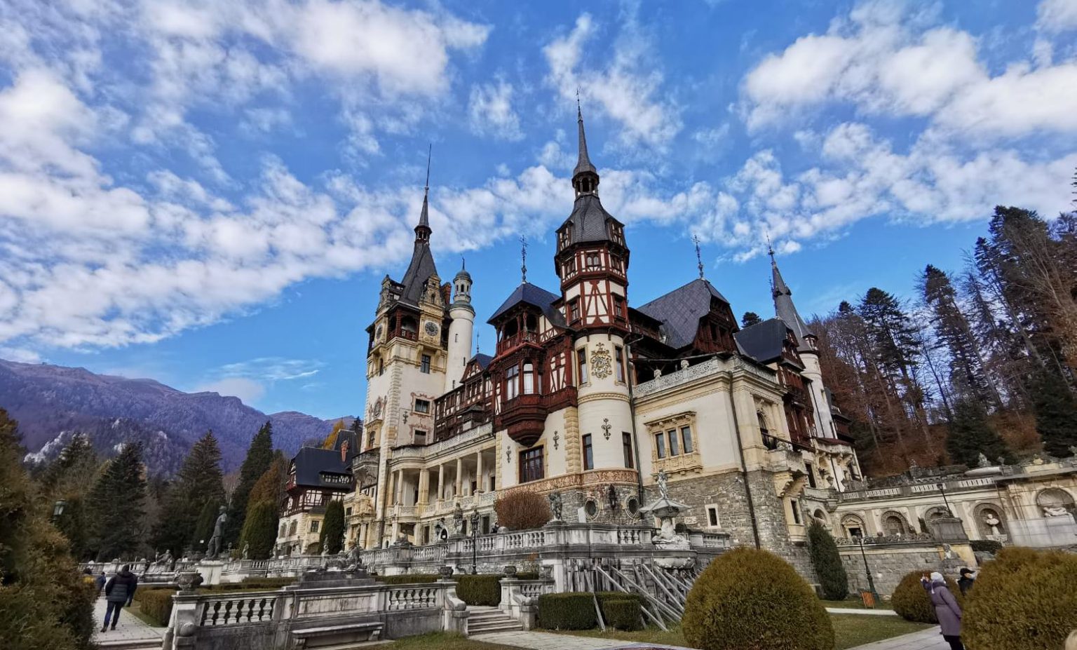 Top 10 cele mai frumoase monumente istorice din România.