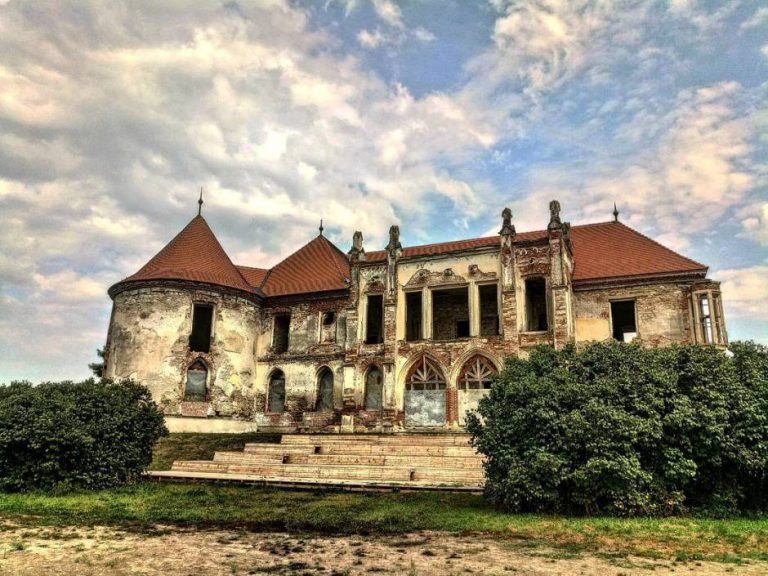 Patru castele bântuite din România și legendele lor înfricoșătoare. De ...
