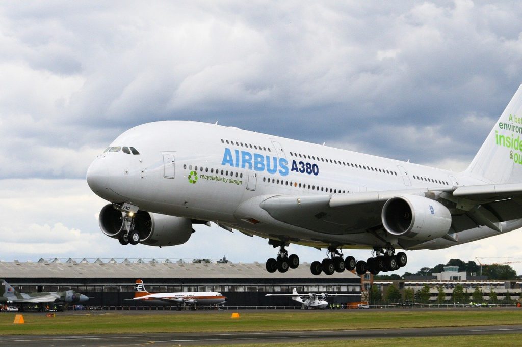 Cele mai mari avioane din lume. Câți pasageri pot călători cu Airbus ...